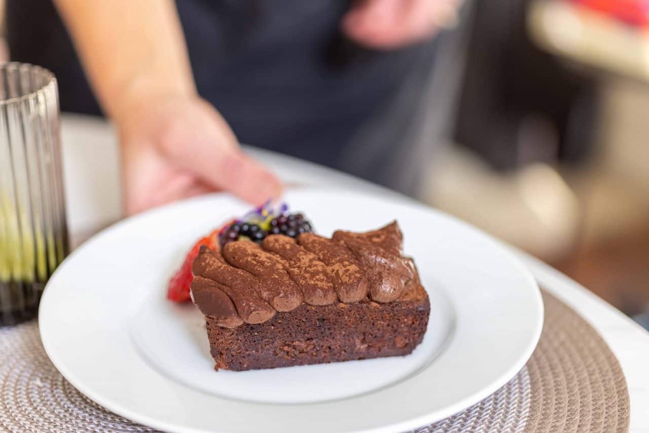 Romantic anniversary dinner ideas for a delicious night in | Gathar